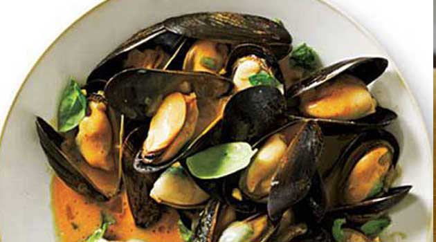 Curried Mussels With Coconut Milk Recipe - Flavorite