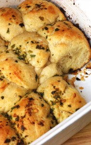 Tear 'n' Share Pull Apart Garlic Bread Recipe - Flavorite