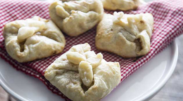 Baked Banana Bundles Recipe - Flavorite